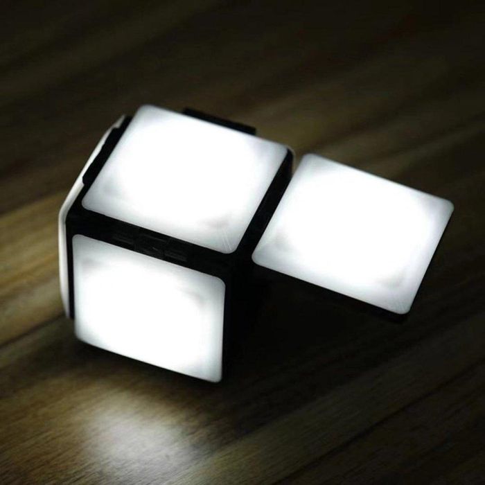Rubik Cube Energy Saving Lamp with Adjustable LED Panels